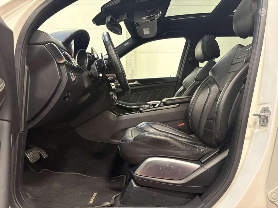 Белый Мерседес GLS 63 AMG 2016 в Вильнюс, объемом двигателя 5.46 л и пробегом 135 тыс. км за 29990 €, фото 18 на AUTOMOTO.COM.LV