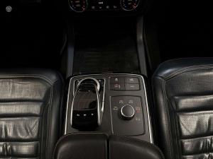 Белый Мерседес GLS 63 AMG 2016 в Вильнюс, объемом двигателя 5.46 л и пробегом 135 тыс. км за 29990 €, фото 28 на AUTOMOTO.COM.LV