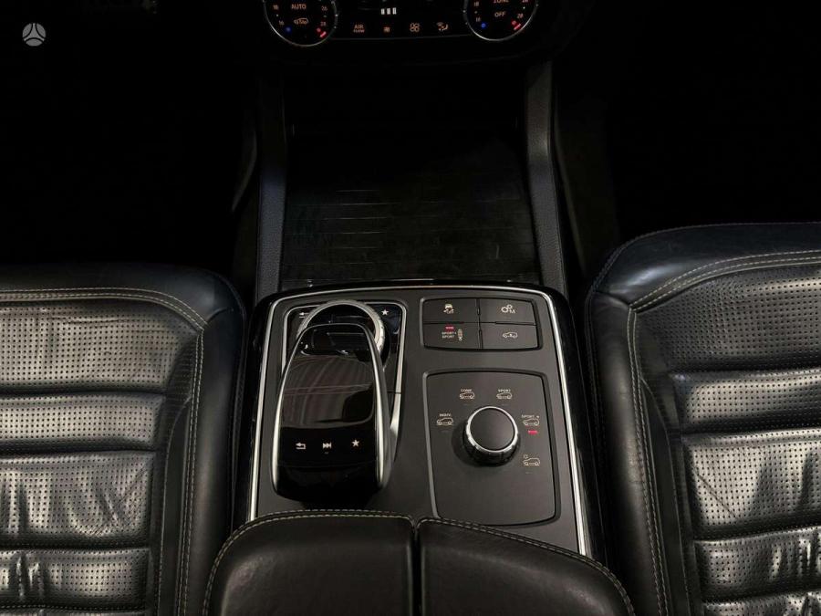 Белый Мерседес GLS 63 AMG 2016 в Вильнюс, объемом двигателя 5.46 л и пробегом 135 тыс. км за 29990 €, фото 28 на AUTOMOTO.COM.LV