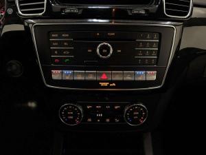 Белый Мерседес GLS 63 AMG 2016 в Вильнюс, объемом двигателя 5.46 л и пробегом 135 тыс. км за 29990 €, фото 29 на AUTOMOTO.COM.LV