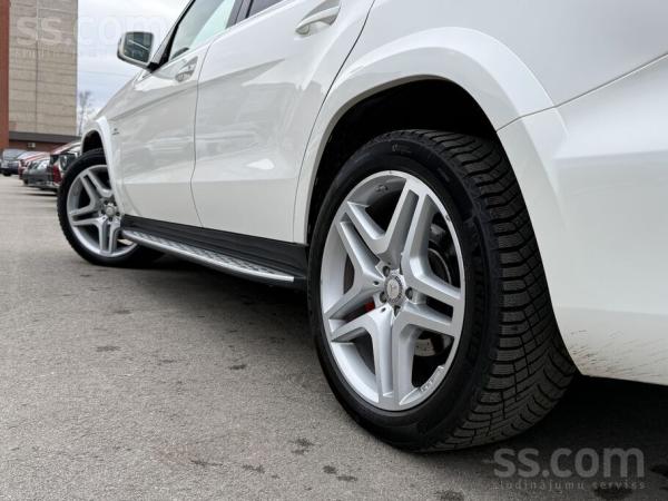 White Mercedes-Benz GLS 63 AMG 2017 in Jelgava, with an engine capacity of 5.50 L and mileage of 125 thousand km for 53500 €, photo 7 on AUTOMOTO.COM.LV