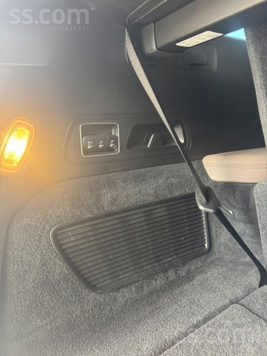 Balts Mercedes-Benz GLS 63 AMG 2021 Rīga, ar dzinēja tilpumu 4.00 L un nobraukumu 51 tūkst. km par 95000 €, foto 26 vietnē AUTOMOTO.COM.LV