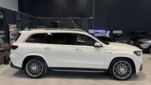 Белый Мерседес GLS 63 AMG 2021 в Рига, объемом двигателя 4.00 л и пробегом 51 тыс. км за 94990 €, фото  на AUTOMOTO.COM.LV