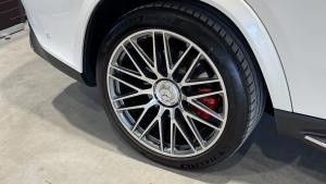 Белый Мерседес GLS 63 AMG 2021 в Рига, объемом двигателя 4.00 л и пробегом 51 тыс. км за 94990 €, фото 11 на AUTOMOTO.COM.LV