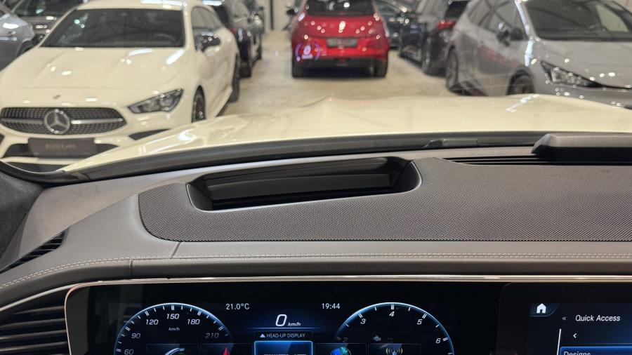 Белый Мерседес GLS 63 AMG 2021 в Рига, объемом двигателя 4.00 л и пробегом 51 тыс. км за 94990 €, фото 29 на AUTOMOTO.COM.LV