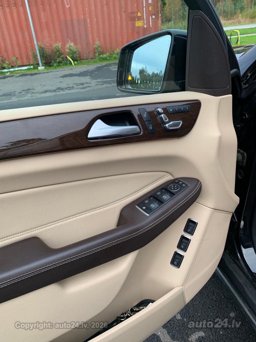 Black Mercedes-Benz GLS-Class 2017 in Tallinn, with an engine capacity of 3.00 L and mileage of 195 thousand km for 34900 €, photo 6 on AUTOMOTO.COM.LV