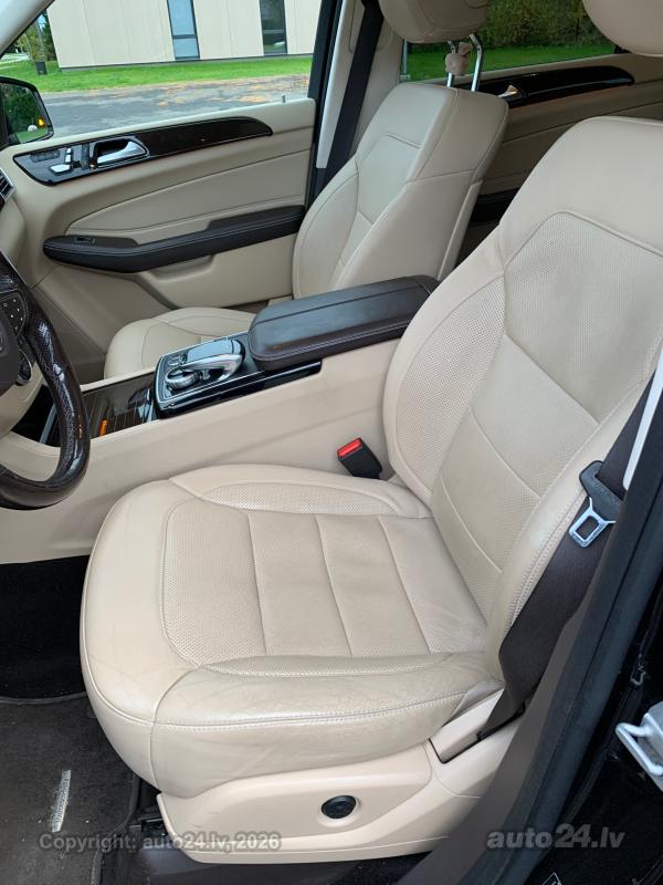 Mercedes-Benz GLS-Class 2017 Tallina vietnē Melns Mercedes-Benz GLS-Class 2017 Tallina, ar dzinēja tilpumu 3.00 L un nobraukumu 195 tūkst. km par 34900 €, foto 8 vietnē AUTOMOTO.COM.LV