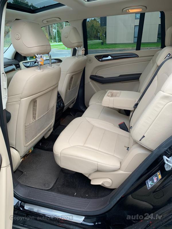 Mercedes-Benz GLS-Class 2017 Tallina vietnē Melns Mercedes-Benz GLS-Class 2017 Tallina, ar dzinēja tilpumu 3.00 L un nobraukumu 195 tūkst. km par 34900 €, foto 11 vietnē AUTOMOTO.COM.LV