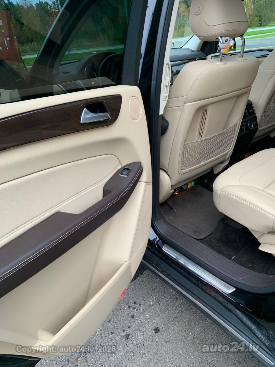 Black Mercedes-Benz GLS-Class 2017 in Tallinn, with an engine capacity of 3.00 L and mileage of 195 thousand km for 34900 €, photo 12 on AUTOMOTO.COM.LV