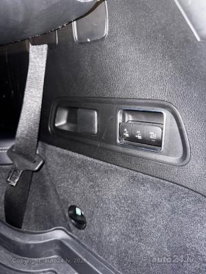 Black Mercedes-Benz GLS-Class 2020 in Tallinn, with an engine capacity of 2.90 L and mileage of 128 thousand km for 65000 €, photo 15 on AUTOMOTO.COM.LV