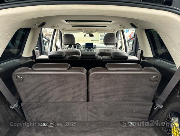 Pelēks Mercedes-Benz GLS-Class 2016 Tallina, ar dzinēja tilpumu 3.00 L un nobraukumu 184 tūkst. km par 35000 €, foto 11 vietnē AUTOMOTO.COM.LV