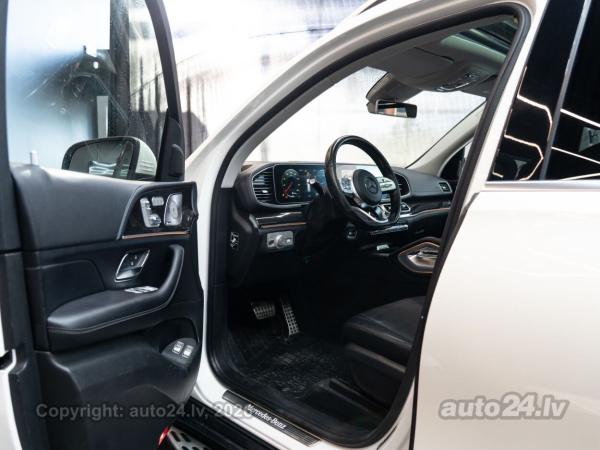 White Mercedes-Benz GLS-Class 2019 in Tallinn, with an engine capacity of 2.90 L and mileage of 115 thousand km for 69900 €, photo 4 on AUTOMOTO.COM.LV
