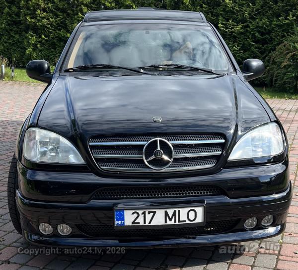 Melns Mercedes-Benz M-Class 2000 Tallina, ar dzinēja tilpumu 5.80 L un nobraukumu 181 tūkst. km par 24900 €, foto 2 vietnē AUTOMOTO.COM.LV