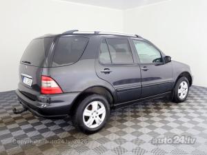 Melns Mercedes-Benz M-Class 2004 Tallina, ar dzinēja tilpumu 2.70 L un nobraukumu 273 tūkst. km par 1999 €, foto 3 vietnē AUTOMOTO.COM.LV
