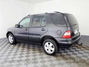 Melns Mercedes-Benz M-Class 2004 Tallina, ar dzinēja tilpumu 2.70 L un nobraukumu 273 tūkst. km par 1999 €, foto 4 vietnē AUTOMOTO.COM.LV