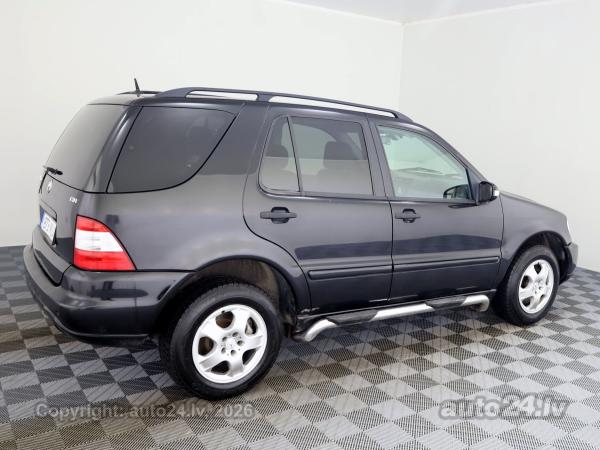 Melns Mercedes-Benz M-Class 2004 Tallina, ar dzinēja tilpumu 2.70 L un nobraukumu 314 tūkst. km par 2299 €, foto 3 vietnē AUTOMOTO.COM.LV