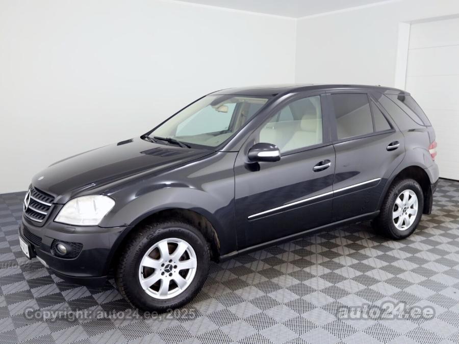 Melns Mercedes-Benz M-Class 2005 Tallina, ar dzinēja tilpumu 3.00 L un nobraukumu 272 tūkst. km par 3999 €, foto 2 vietnē AUTOMOTO.COM.LV