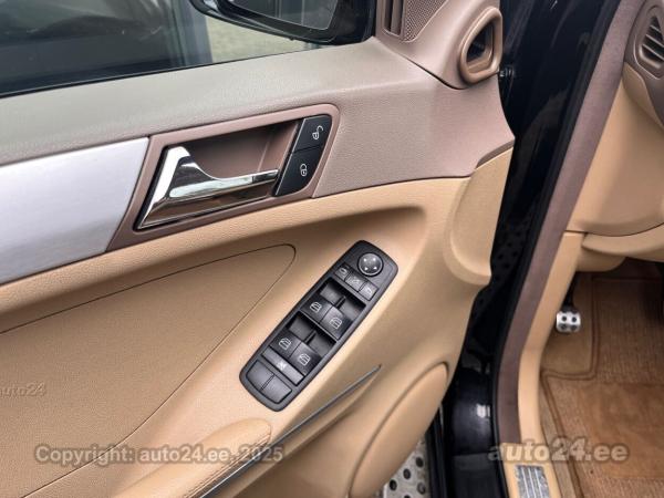 Melns Mercedes-Benz M-Class 2006 Tallina, ar dzinēja tilpumu 3.00 L un nobraukumu 380 tūkst. km par 3190 €, foto 11 vietnē AUTOMOTO.COM.LV