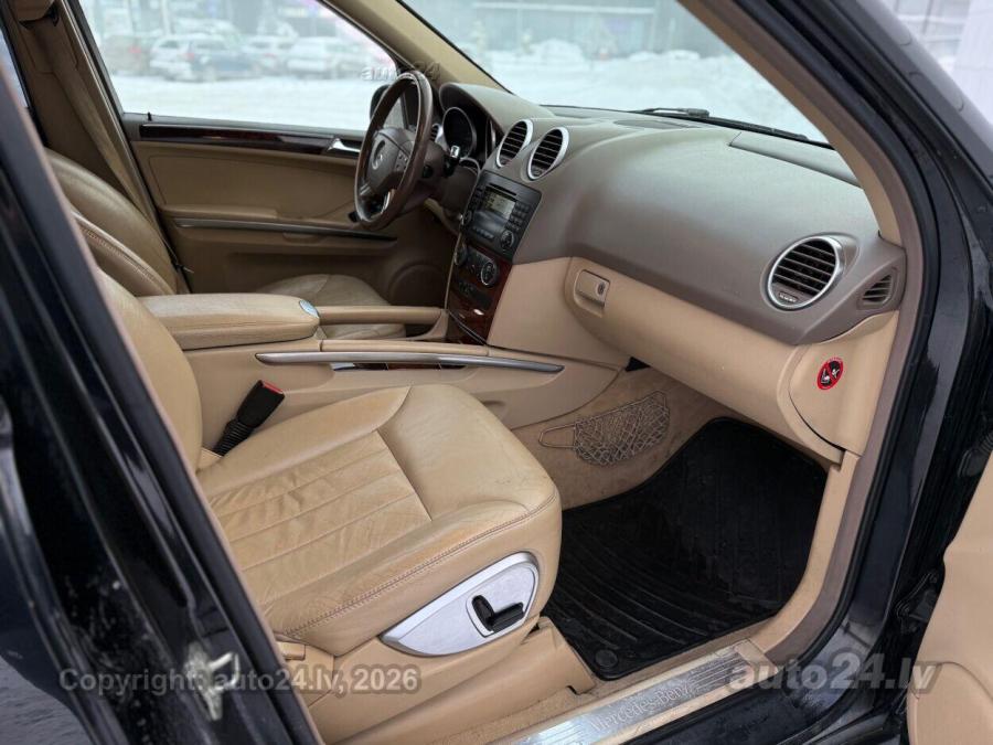 Melns Mercedes-Benz M-Class 2006 Tartu, ar dzinēja tilpumu 3.00 L un nobraukumu 320 tūkst. km par 3500 €, foto 10 vietnē AUTOMOTO.COM.LV