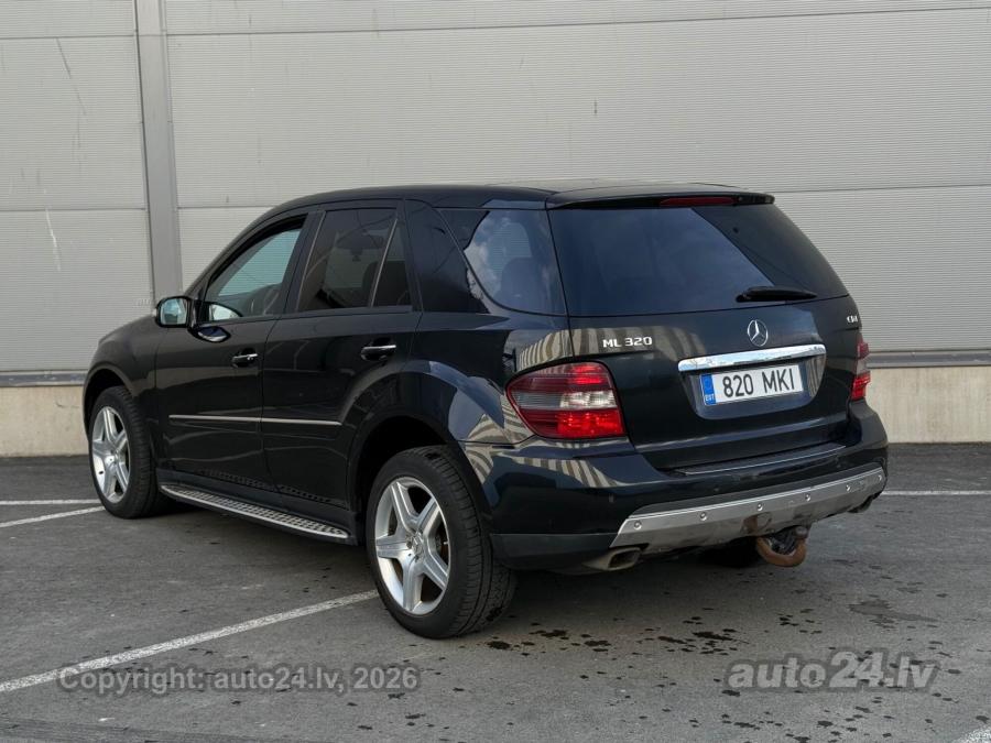 Black Mercedes-Benz M-Class 2006 in Tartu, with an engine capacity of 3.00 L and mileage of 275 thousand km for 5500 €, photo 5 on AUTOMOTO.COM.LV