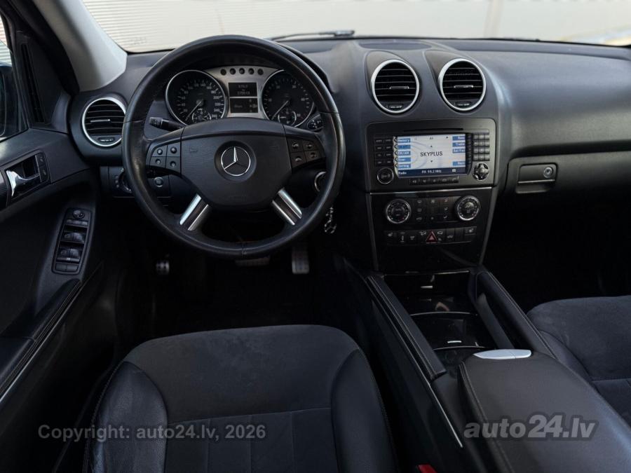 Black Mercedes-Benz M-Class 2006 in Tartu, with an engine capacity of 3.00 L and mileage of 275 thousand km for 5500 €, photo 8 on AUTOMOTO.COM.LV
