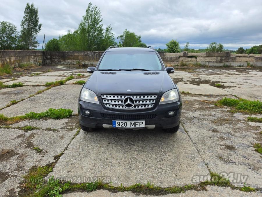 Melns Mercedes-Benz M-Class 2006 Tallina, ar dzinēja tilpumu 3.50 L un nobraukumu 255 tūkst. km par 4500 €, foto 1 vietnē AUTOMOTO.COM.LV