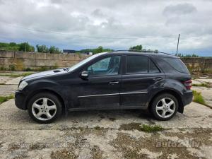 Melns Mercedes-Benz M-Class 2006 Tallina, ar dzinēja tilpumu 3.50 L un nobraukumu 255 tūkst. km par 4500 €, foto 3 vietnē AUTOMOTO.COM.LV