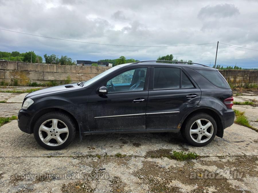 Melns Mercedes-Benz M-Class 2006 Tallina, ar dzinēja tilpumu 3.50 L un nobraukumu 255 tūkst. km par 4500 €, foto 3 vietnē AUTOMOTO.COM.LV
