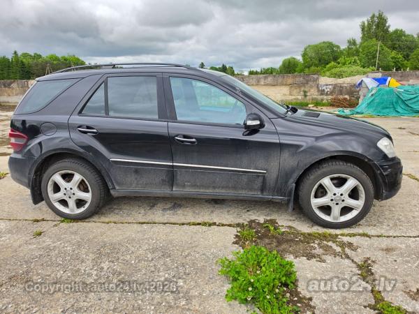 Black Mercedes-Benz M-Class 2006 in Tallinn, with an engine capacity of 3.50 L and mileage of 255 thousand km for 4500 €, photo 3 on AUTOMOTO.COM.LV