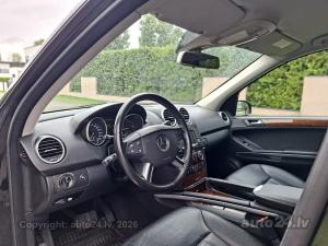 Melns Mercedes-Benz M-Class 2006 Tallina, ar dzinēja tilpumu 3.00 L un nobraukumu 244 tūkst. km par 7500 €, foto 10 vietnē AUTOMOTO.COM.LV
