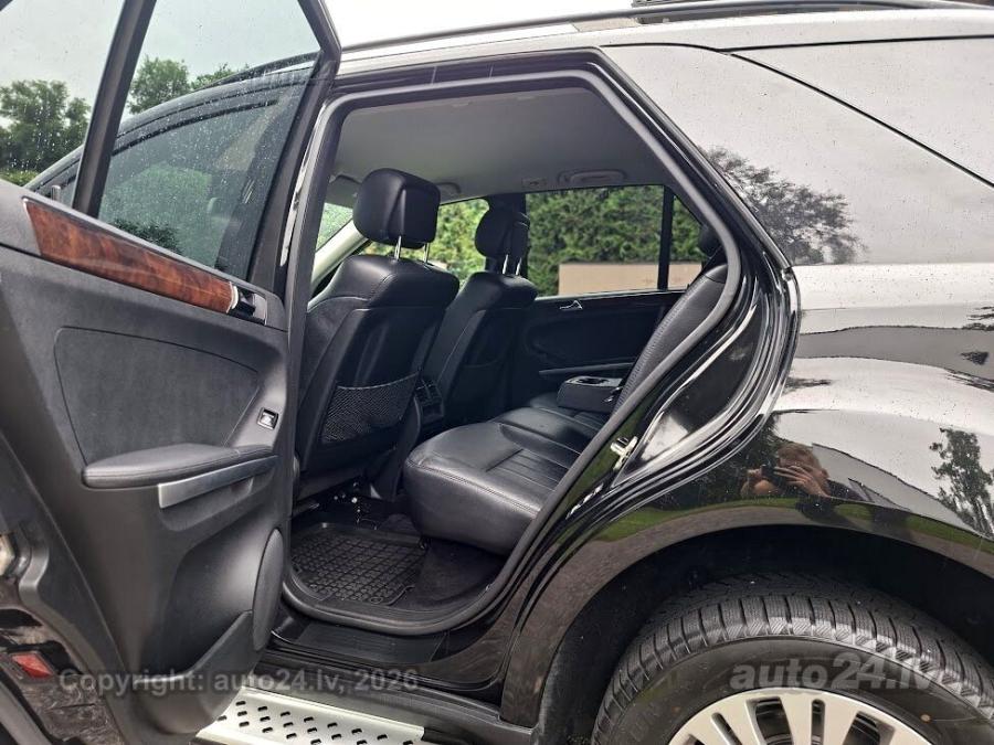 Melns Mercedes-Benz M-Class 2006 Tallina, ar dzinēja tilpumu 3.00 L un nobraukumu 244 tūkst. km par 7500 €, foto 17 vietnē AUTOMOTO.COM.LV