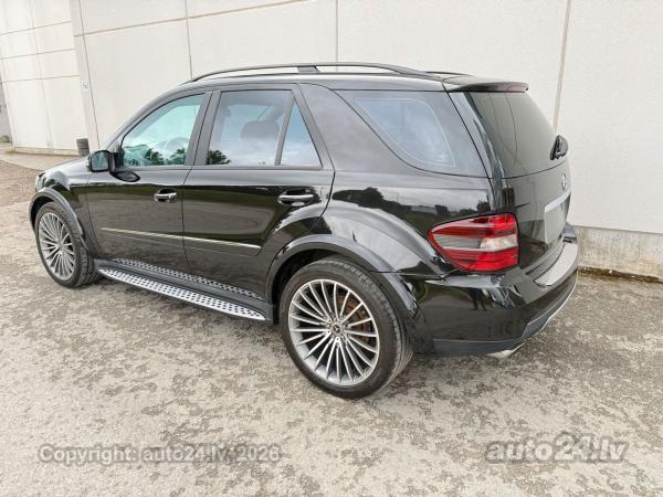 Black Mercedes-Benz M-Class 2006 in Tallinn, with an engine capacity of 3.00 L and mileage of 280 thousand km for 5555 €, photo 4 on AUTOMOTO.COM.LV