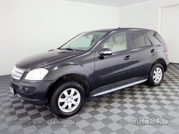 Melns Mercedes-Benz M-Class 2006 Tallina, ar dzinēja tilpumu 3.00 L un nobraukumu 269 tūkst. km par 3499 €, foto 3 vietnē AUTOMOTO.COM.LV