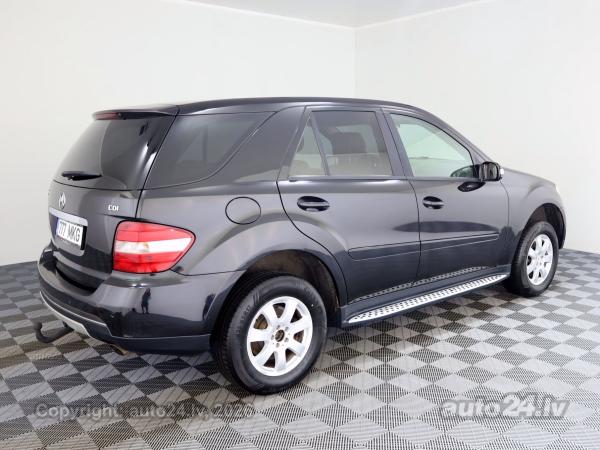 Melns Mercedes-Benz M-Class 2006 Tallina, ar dzinēja tilpumu 3.00 L un nobraukumu 269 tūkst. km par 3499 €, foto 4 vietnē AUTOMOTO.COM.LV