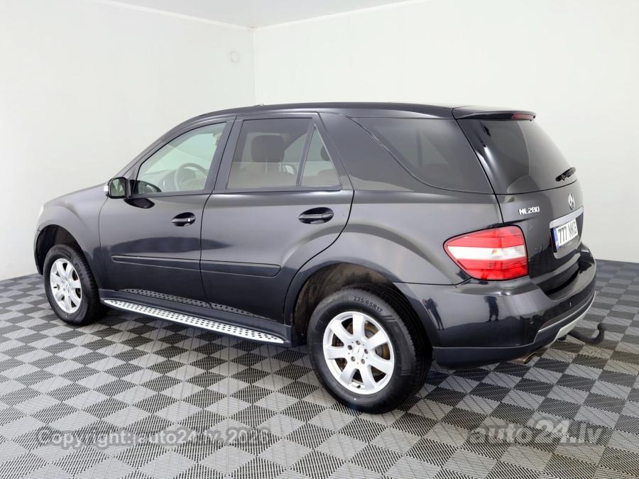 Black Mercedes-Benz M-Class 2006 in Tallinn, with an engine capacity of 3.00 L and mileage of 269 thousand km for 3499 €, photo 5 on AUTOMOTO.COM.LV