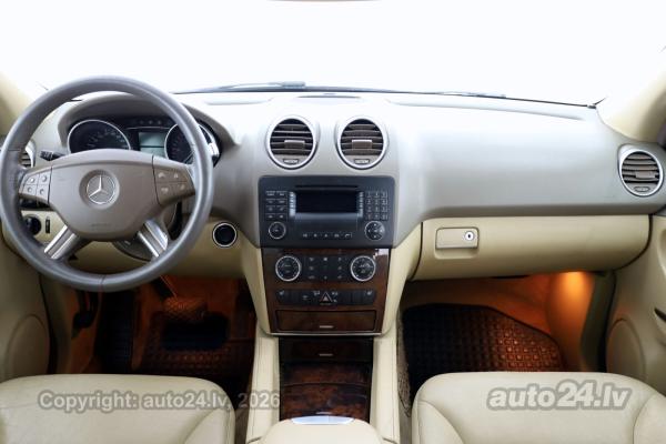Melns Mercedes-Benz M-Class 2006 Tallina, ar dzinēja tilpumu 3.00 L un nobraukumu 269 tūkst. km par 3499 €, foto 6 vietnē AUTOMOTO.COM.LV