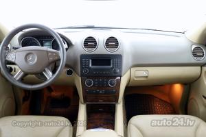 Black Mercedes-Benz M-Class 2006 in Tallinn, with an engine capacity of 3.00 L and mileage of 269 thousand km for 3499 €, photo 6 on AUTOMOTO.COM.LV