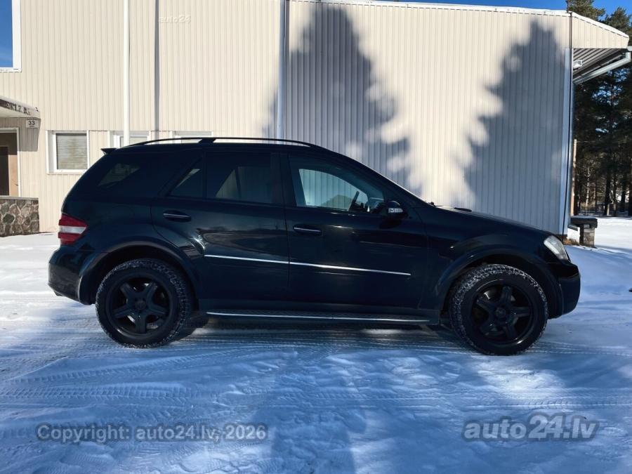 Black Mercedes-Benz M-Class 2007 in Parnu, with an engine capacity of 4.00 L and mileage of 403 thousand km for 5800 €, photo 4 on AUTOMOTO.COM.LV