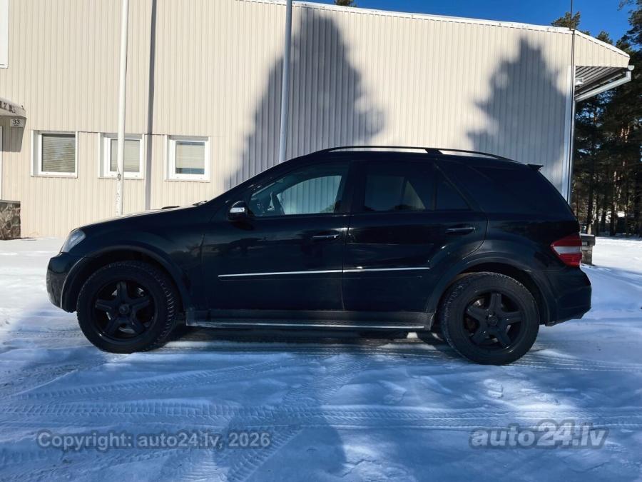 Black Mercedes-Benz M-Class 2007 in Parnu, with an engine capacity of 4.00 L and mileage of 403 thousand km for 5800 €, photo 5 on AUTOMOTO.COM.LV