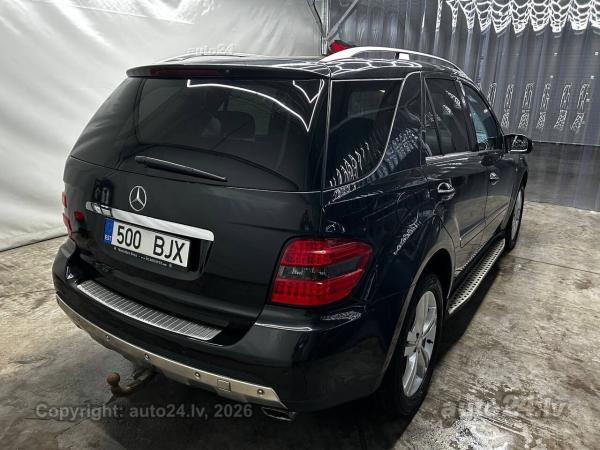Melns Mercedes-Benz M-Class 2007 Tallina, ar dzinēja tilpumu 3.00 L un nobraukumu 298 tūkst. km par 4500 €, foto 2 vietnē AUTOMOTO.COM.LV