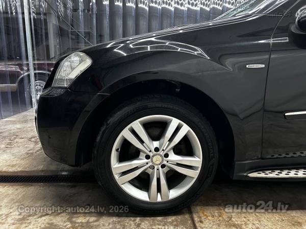 Melns Mercedes-Benz M-Class 2007 Tallina, ar dzinēja tilpumu 3.00 L un nobraukumu 298 tūkst. km par 4500 €, foto 5 vietnē AUTOMOTO.COM.LV