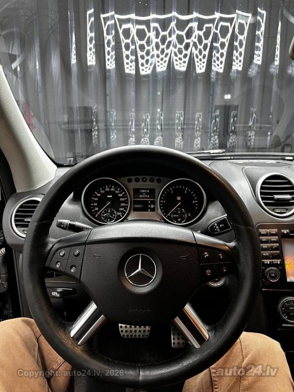 Melns Mercedes-Benz M-Class 2007 Tallina, ar dzinēja tilpumu 3.00 L un nobraukumu 298 tūkst. km par 4500 €, foto 5 vietnē AUTOMOTO.COM.LV