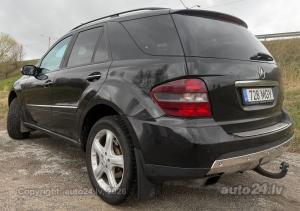 Melns Mercedes-Benz M-Class 2007 Tallina, ar dzinēja tilpumu 3.00 L un nobraukumu 293 tūkst. km par 4900 €, foto 12 vietnē AUTOMOTO.COM.LV