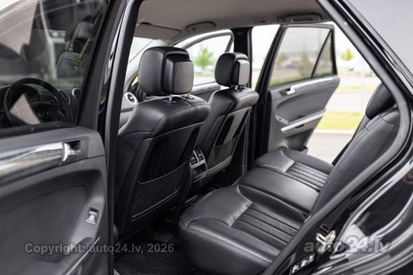 Black Mercedes-Benz M-Class 2007 in Tallinn, with an engine capacity of 3.00 L and mileage of 290 thousand km for 5200 €, photo 10 on AUTOMOTO.COM.LV