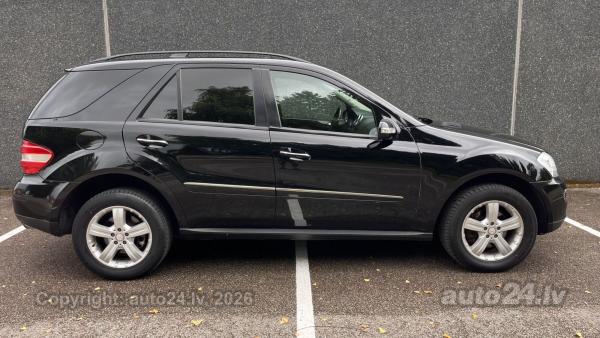 Black Mercedes-Benz M-Class 2007 in Parnu, with an engine capacity of 3.00 L and mileage of 365 thousand km for 4999 €, photo 5 on AUTOMOTO.COM.LV