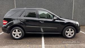 Black Mercedes-Benz M-Class 2007 in Parnu, with an engine capacity of 3.00 L and mileage of 365 thousand km for 4999 €, photo 5 on AUTOMOTO.COM.LV