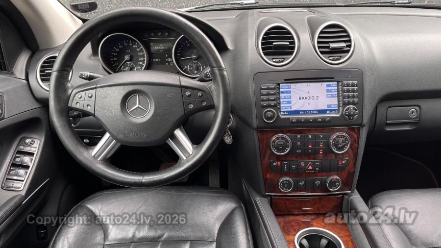 Black Mercedes-Benz M-Class 2007 in Parnu, with an engine capacity of 3.00 L and mileage of 365 thousand km for 4999 €, photo 9 on AUTOMOTO.COM.LV
