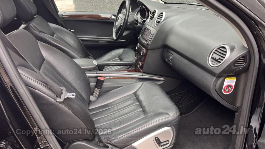 Black Mercedes-Benz M-Class 2007 in Parnu, with an engine capacity of 3.00 L and mileage of 365 thousand km for 4999 €, photo 11 on AUTOMOTO.COM.LV