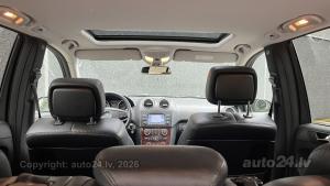 Black Mercedes-Benz M-Class 2007 in Parnu, with an engine capacity of 3.00 L and mileage of 365 thousand km for 4999 €, photo 12 on AUTOMOTO.COM.LV