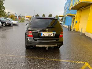 Melns Mercedes-Benz M-Class 2007 Tartu, ar dzinēja tilpumu 3.00 L un nobraukumu 334 tūkst. km par 4300 €, foto 4 vietnē AUTOMOTO.COM.LV